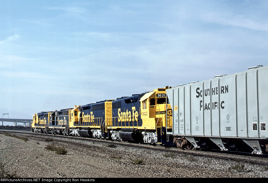 ATSF 3213 and ATSF 3621